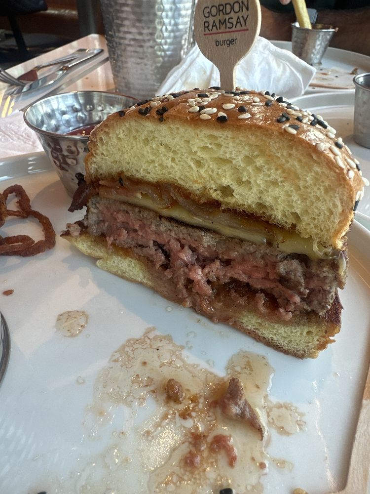 GORDON RAMSAY BURGER - Updated September 2025 - 309 Photos & 206 ...