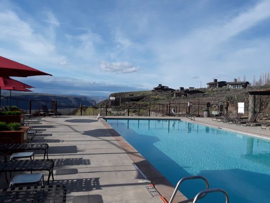 CAVE B INN & SPA - 113 Photos & 181 Reviews - Resorts - 344 Silica Rd ...