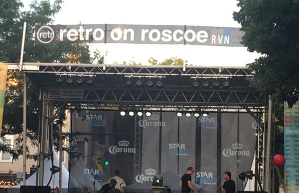 RETRO ON ROSCOE - 14 Photos & 28 Reviews - 2000 W Roscoe St, Chicago ...