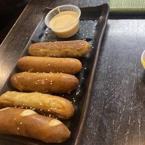 WICKED HOLLO BAR & GRILL - Updated July 2025 - 18208 Cussewago Rd ...