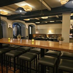 AOC - Updated August 2025 - 3598 Photos & 2623 Reviews - 8700 W 3rd St ...