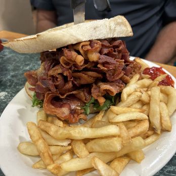 TONY’S I-75 RESTAURANT - Updated August 2024 - 730 Photos & 599 Reviews ...