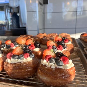 TWINKLE DONUTS - Updated July 2024 - 226 Photos & 142 Reviews - 5401 S ...