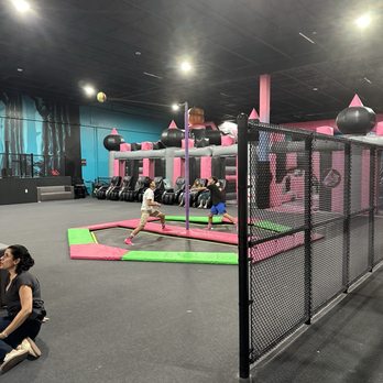 FLYING SQUIRREL TRAMPOLINE PARK - Updated December 2025 - 156 Photos & 106 Reviews - 1325 SE ...