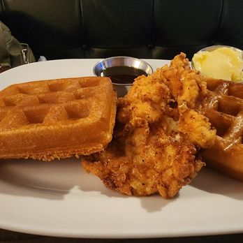 THREE ROSES TAVERN - Updated July 2024 - 29 Photos & 31 Reviews - 105 N ...