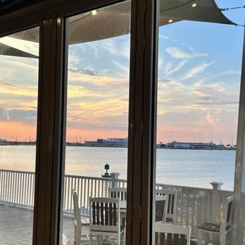 GATORS PORTSIDE - Updated December 2025 - 189 Photos & 232 Reviews ...