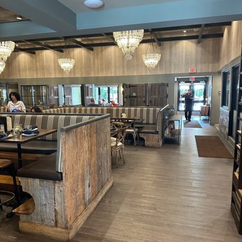 FARMER’S TABLE - Updated July 2024 - 2410 Photos & 2158 Reviews - 1901 ...