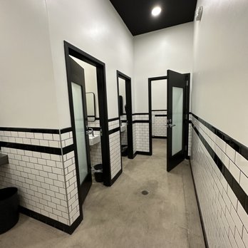 HANGAR 76 - Updated April 2025 - 41 Photos & 40 Reviews - 3229 Roymar ...