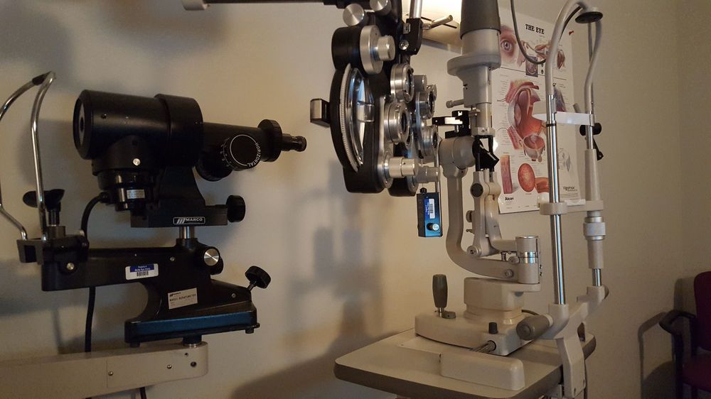 WOLFE EYE CLINIC - DES MOINES - 11 Photos & 17 Reviews - 6200 Westown ...
