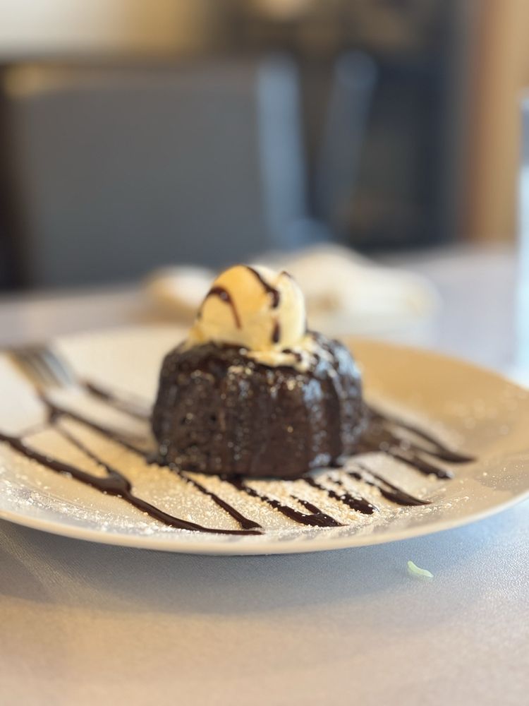 LIGHTHOUSE BISTRO - Updated January 2026 - 115 Photos & 87 Reviews ...