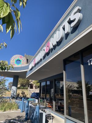 MIDTOWN DONUTS - Updated October 2025 - 42 Photos & 81 Reviews - 1776 ...