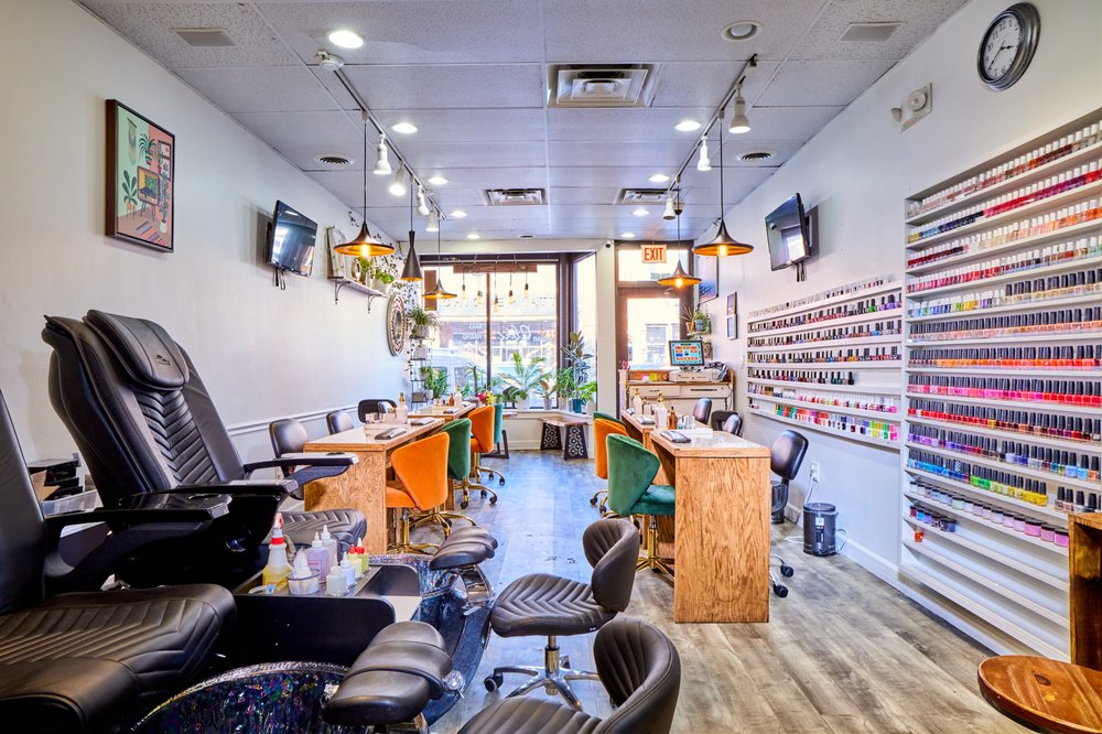 SALON CHIC LOGAN SQUARE - Updated December 2025 - 175 Photos & 204 ...
