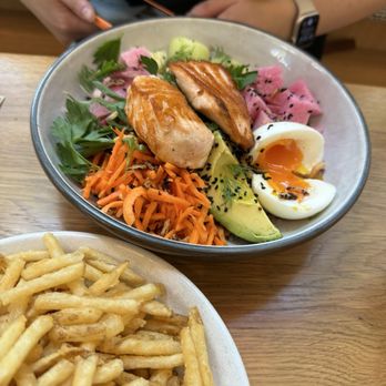 TWO HANDS - Updated December 2024 - 919 Photos & 467 Reviews - 1011 ...