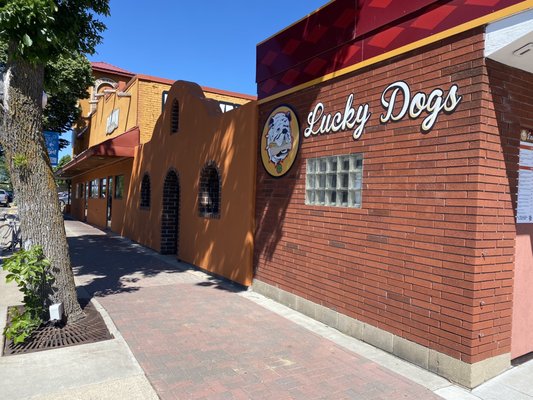 LUCKY DOGS - Updated June 2025 - 33 Photos & 42 Reviews - 201 Beltrami ...