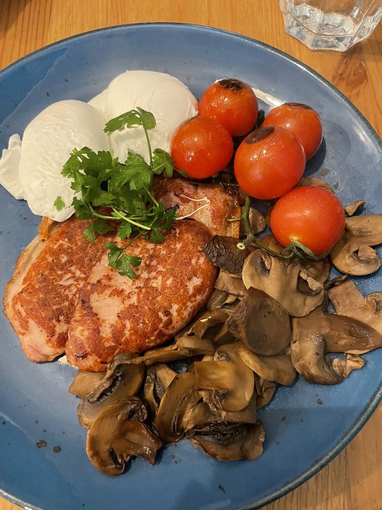 CAFE ROSE & BISTRO - Updated October 2025 - 23 Photos - 40 Roches ...