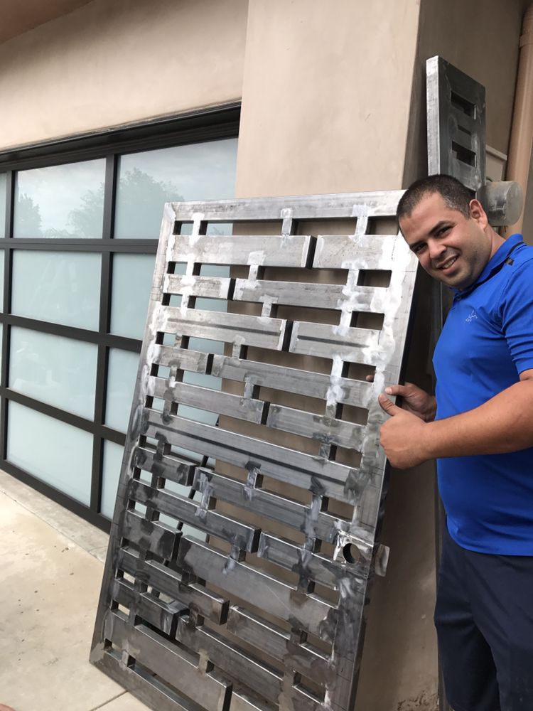 LOCAL DOORS & LOCKS - Updated August 2024 - 22 Photos - 6523 Whitsett ...