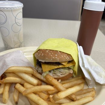 MAIN BURGERS - Updated May 2024 - 132 Photos & 163 Reviews - 4300 Maine ...