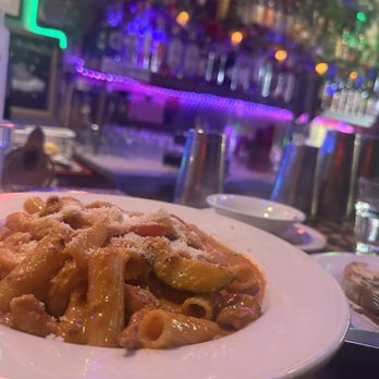 EMMY’S SPAGHETTI SHACK - Updated December 2024 - 897 Photos & 833 ...