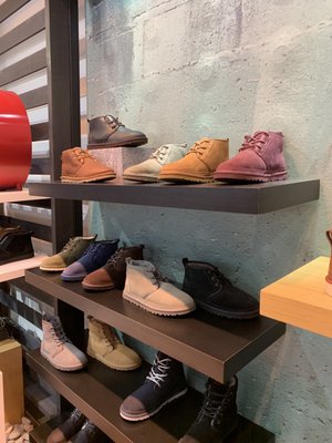 DECKERS BRAND SHOWCASE - 42 Photos & 35 Reviews - 6601 Hollister Ave ...