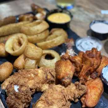 THE OWNERS BOX SPORTS BAR & GRILL - Updated January 2026 - 60 Photos ...