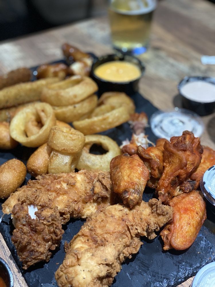 THE OWNERS BOX SPORTS BAR & GRILL - Updated July 2025 - 45 Photos & 55 ...