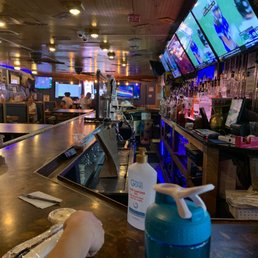 SAM THE CLAM’S PUB & GRUB - Updated October 2025 - 156 Photos & 159 ...