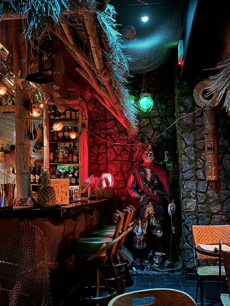 BOO LOO LOUNGE - Updated October 2025 - 55 Photos & 43 Reviews - 2 ...