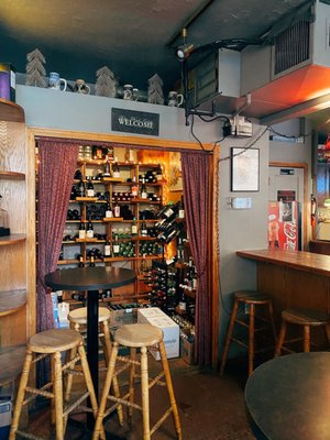DUNDEE CORK AND BOTTLE - Updated July 2025 - 19 Photos & 66 Reviews ...