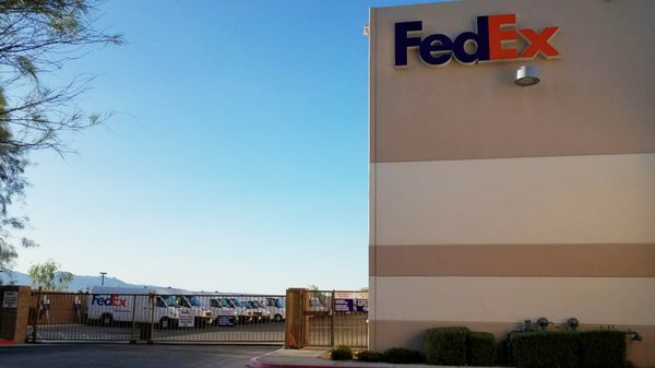 FEDEX SHIP CENTER - Updated January 2026 - 18 Photos & 111 Reviews ...
