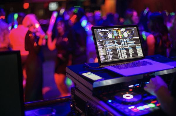 BACKSTAGE - Updated December 2025 - 22 Photos & 22 Reviews - 948 ...