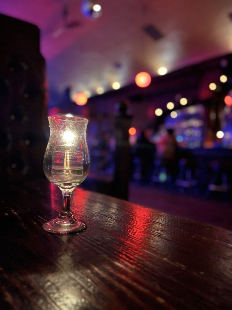 MONTY BAR - Updated December 2025 - 101 Photos & 234 Reviews - 1222 W ...