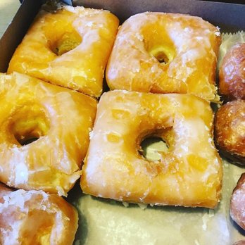 SQUARE DONUTS - 49 Photos & 69 Reviews - 935 Wabash Ave, Terre Haute ...