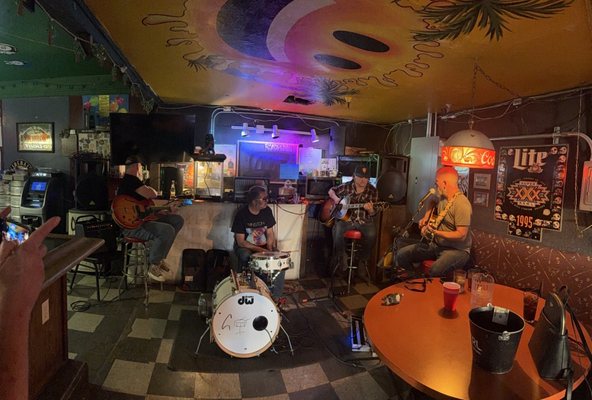 ROADRUNNER LOUNGE - Updated December 2025 - 34 Photos & 51 Reviews ...