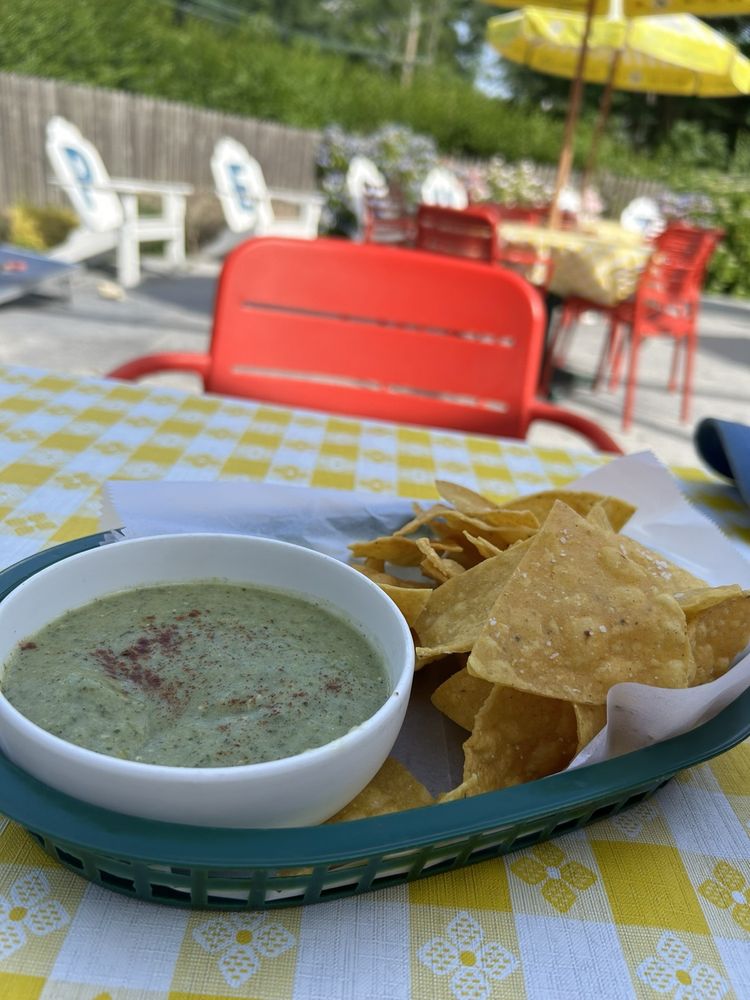 THE PEQUOT - Updated August 2025 - 28 Photos & 21 Reviews - 246 Montauk ...