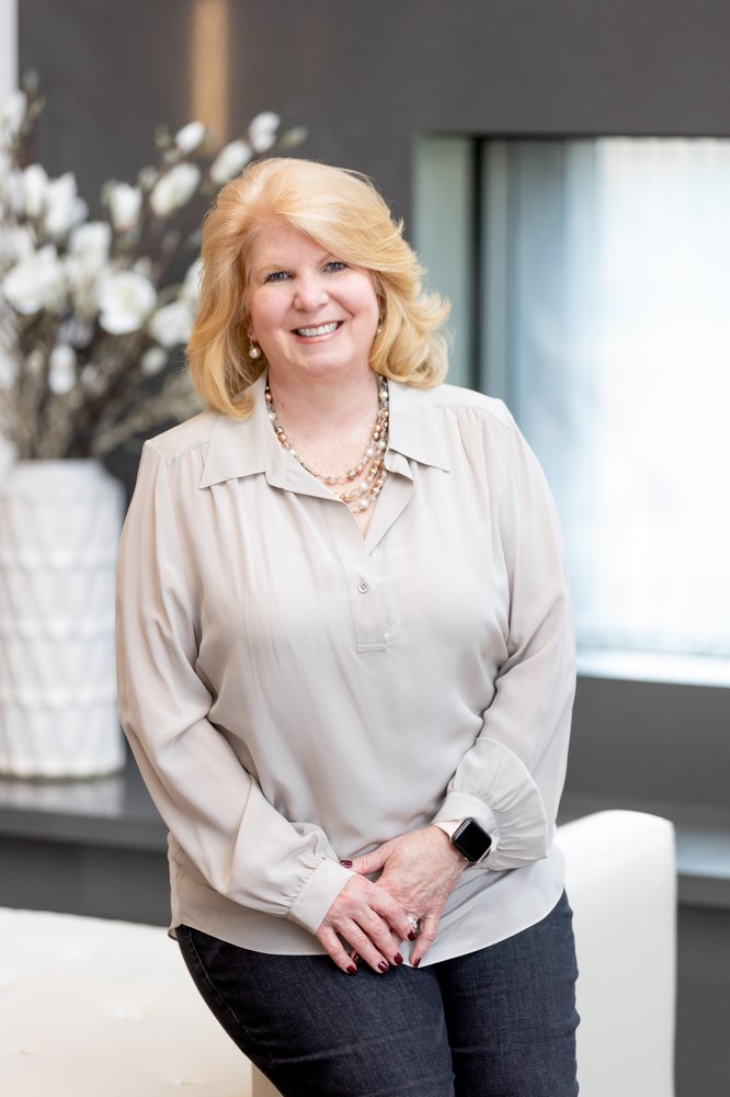 NANCY HOFMANN - REALTOR - 15 Photos - 6227 N Charles St, Baltimore ...