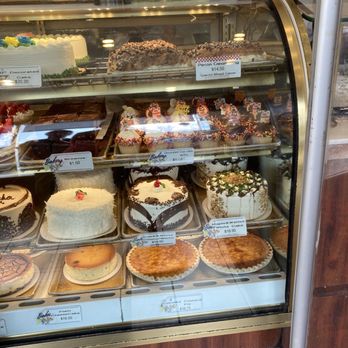 B & W BAKERY - Updated October 2025 - 371 Photos & 343 Reviews - 614 ...