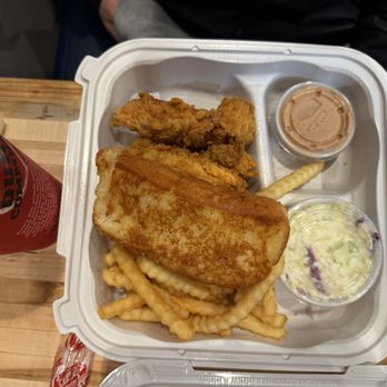 RAISING CANE’S CHICKEN FINGERS - Updated March 2025 - 179 Photos & 137 ...