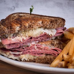 THE MACHINE SHED - APPLETON - Updated August 2024 - 152 Photos & 165 ...