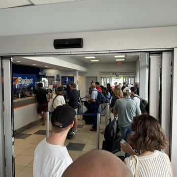 BUDGET LAGUARDIA AIRPORT CAR RENTALS - Updated June 2025 - 88 Photos ...