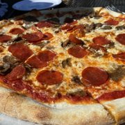 FELLINI’S PIZZA - 128 Photos & 179 Reviews - Pizza - 333 Commerce Dr ...