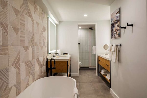 CANOPY BY HILTON PORTLAND WATERFRONT - 137 Photos & 25 Reviews - 9 ...