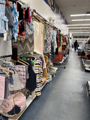 GOODWILL RETAIL STORE AND DONATION CENTER - Updated December 2025 - 34 ...