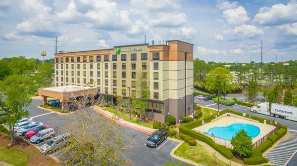 HOLIDAY INN EXPRESS ATLANTA GALLERIA-BALLPARK AREA - Updated January ...