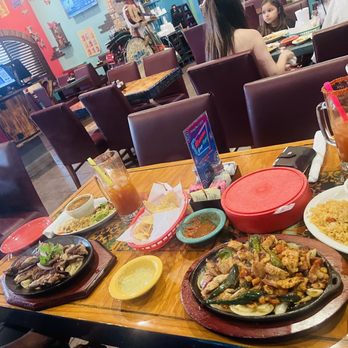 EL MARIACHI MEXICAN BAR & GRILL - Updated April 2025 - 43 Photos & 38 ...