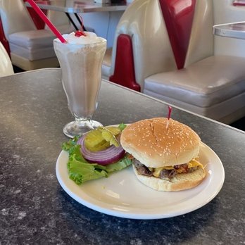 ROCK & ROLL DINER - 433 Photos & 418 Reviews - 1300 Railroad St, Oceano ...