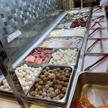 U & ME REVOLVING HOT POT - Updated July 2024 - 907 Photos & 495 Reviews ...