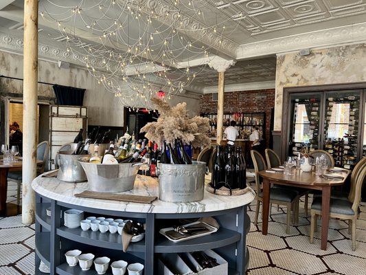 LAZIA - Updated July 2025 - 353 Photos & 155 Reviews - 2101 Central St ...