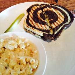 12 SOUTH TAPROOM & GRILL - 181 Photos & 371 Reviews - 2318 12th Ave S ...