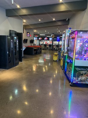 FLB ENTERTAINMENT CENTER - Updated October 2024 - 110 Photos & 326 ...
