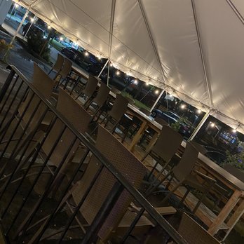 COACH HOUSE BAR & GRILL - Updated June 2025 - 204 Photos & 101 Reviews ...